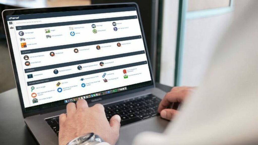cPanel vs SPanel, Panel kontrol Mana yang Lebih Baik? | Pemmzchannel